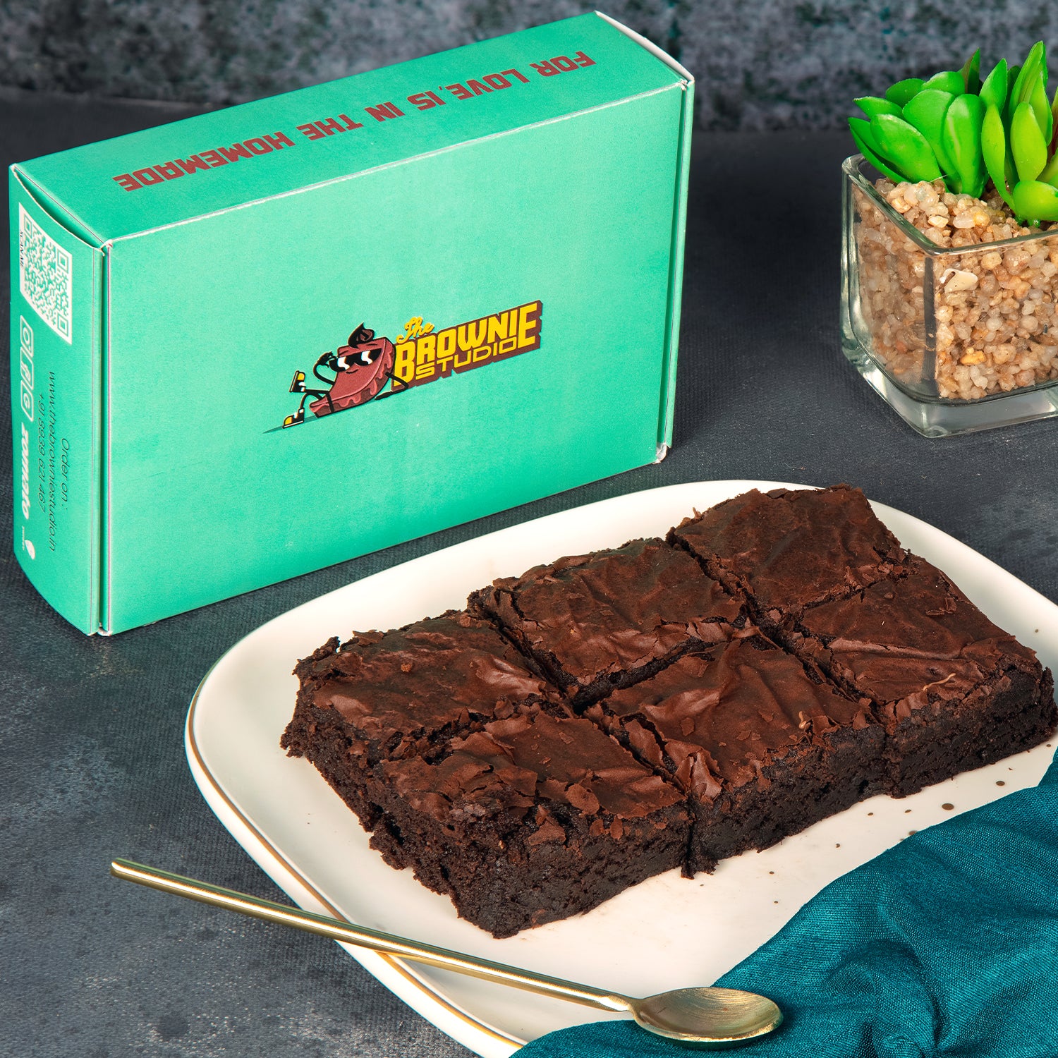 Classic Brownie Box – THE BROWNIE STUDIO